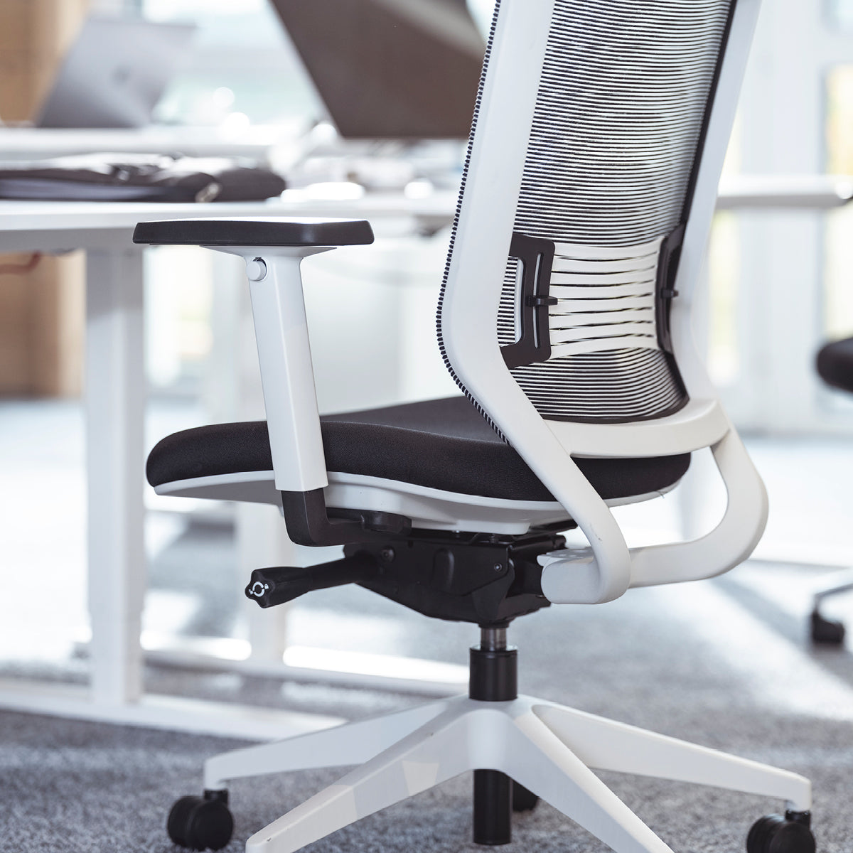 Chair Classic for Office and Home Office Yaasa